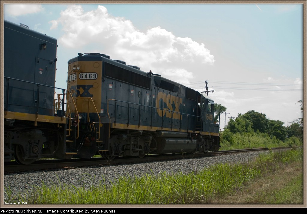 J756 stops to flare the crossing